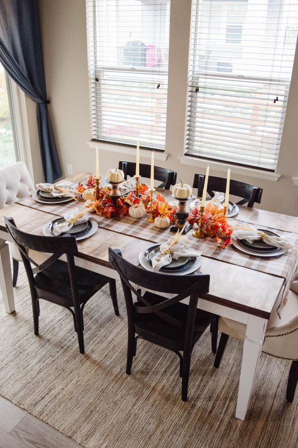 Fall and Thanksgiving tablescapes and table decor options
