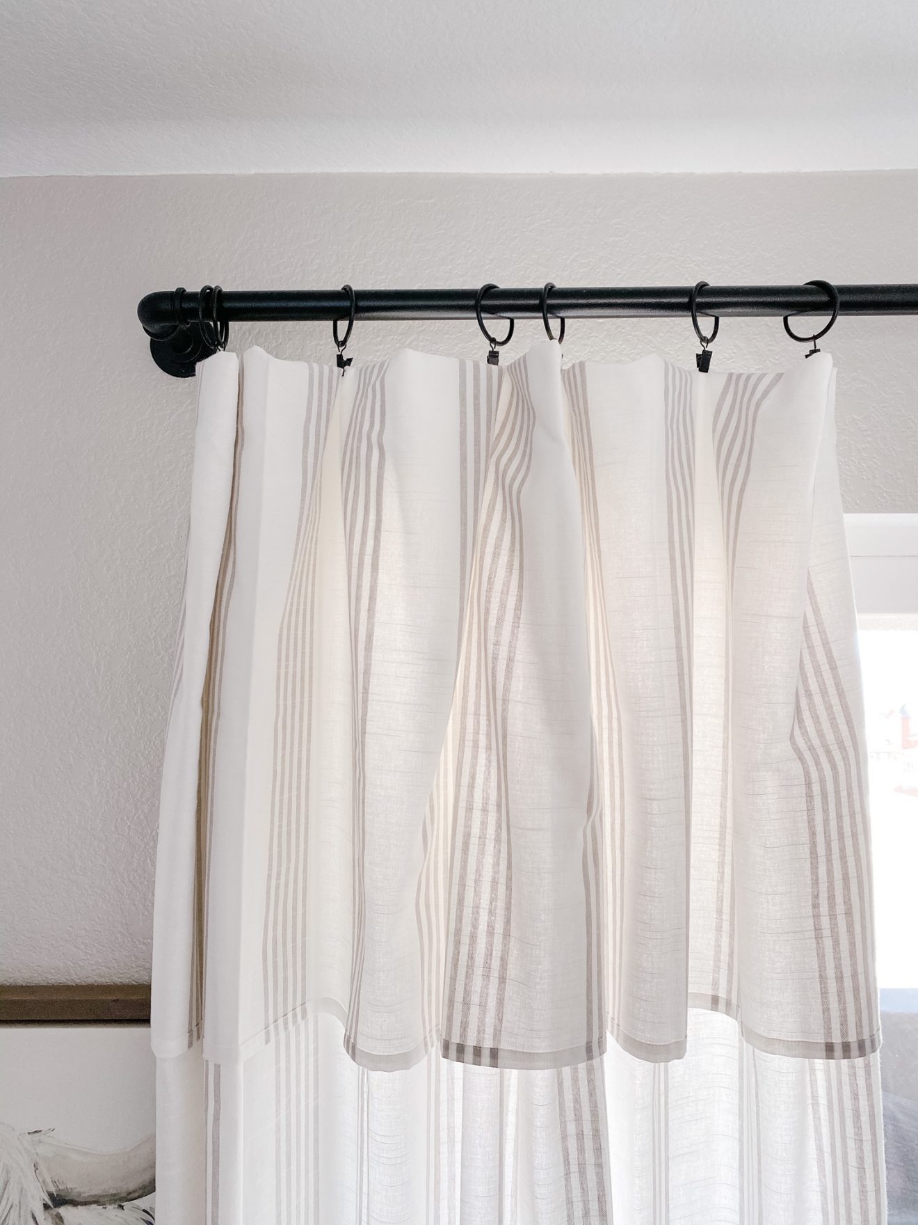 DIY Cheap Tablecloth Curtains - Sprucing Up Mamahood