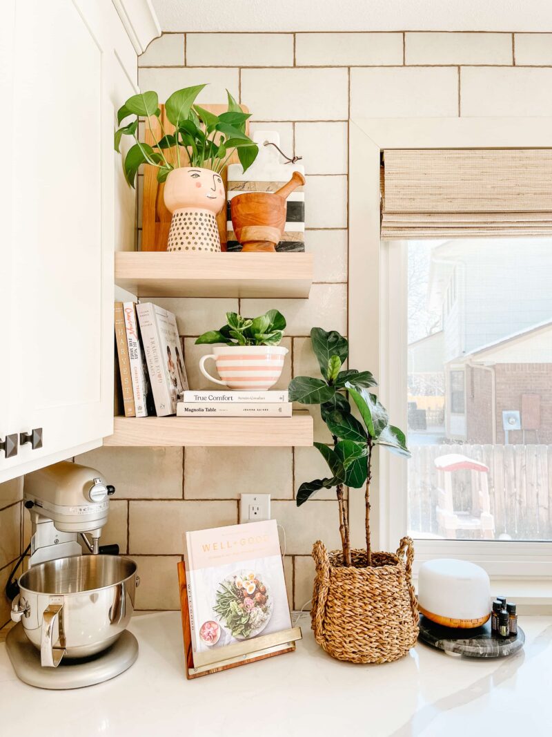 13 Easy and Functional Ways to Decorate your Kitchen Counters ...