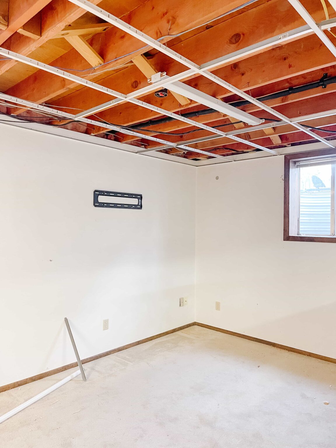 Easy Way to Update a Drop Ceiling - Sprucing Up Mamahood