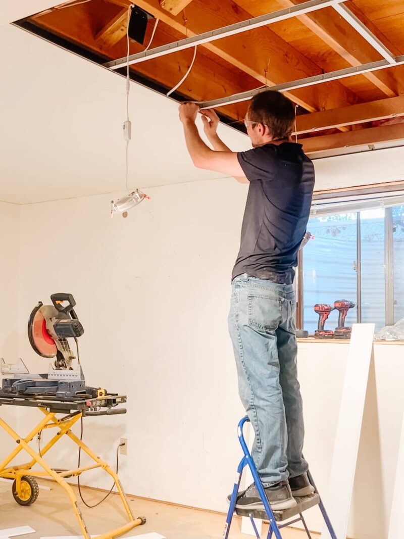 Easy Way to Update a Drop Ceiling - Sprucing Up Mamahood
