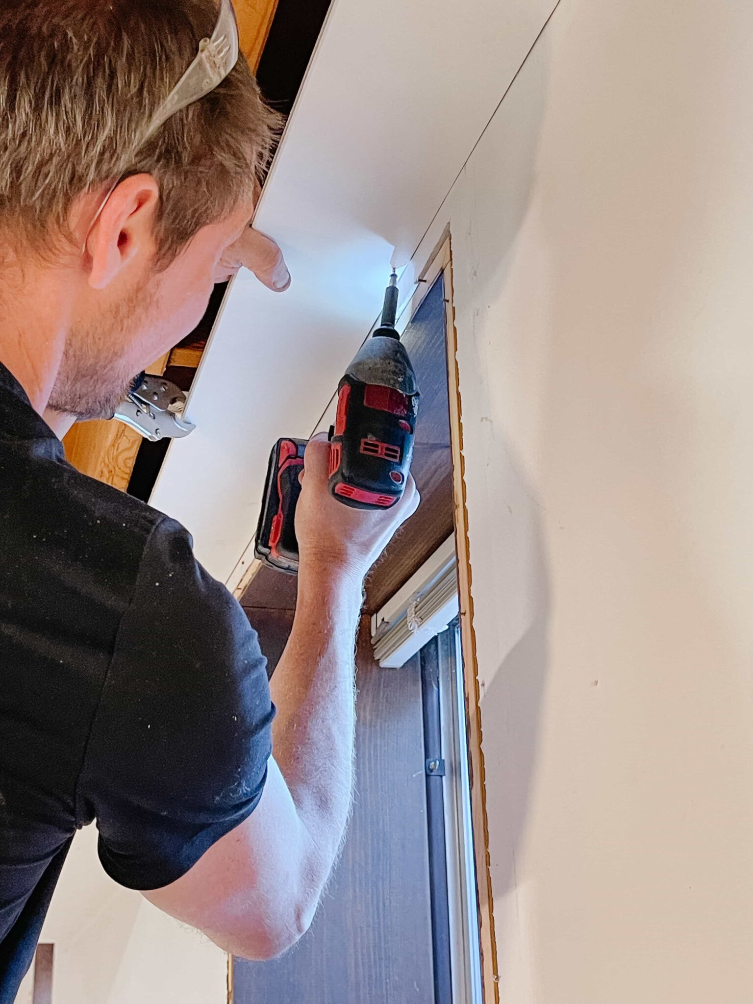 Easy Way to Update a Drop Ceiling - Sprucing Up Mamahood