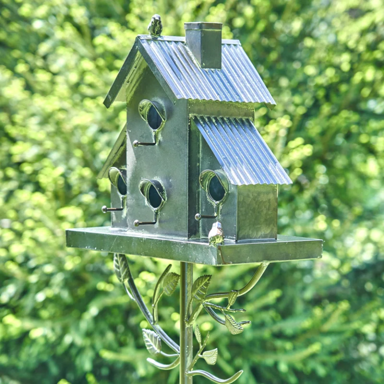 14 Small Garden Decor Ideas