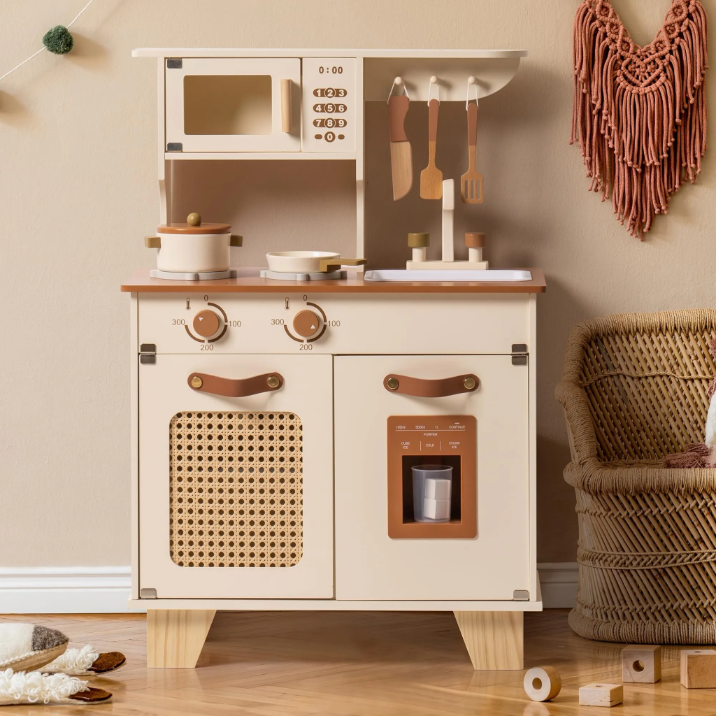 Cutest Wooden Play Kitchens That Won’t Ruin Your Home Aesthetic ...
